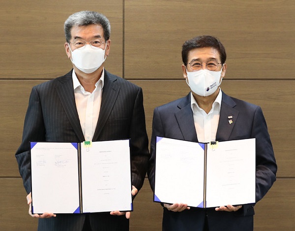 HMM(옛 현대상선), 1만3000TEU급 컨테이너선 12척 발주…1조7776억원 규모